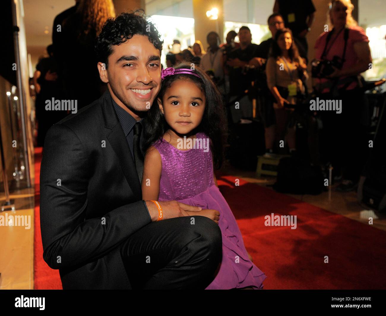 Actor E.J. Bonilla poses with his daughter Paige at the 28th Annual ...