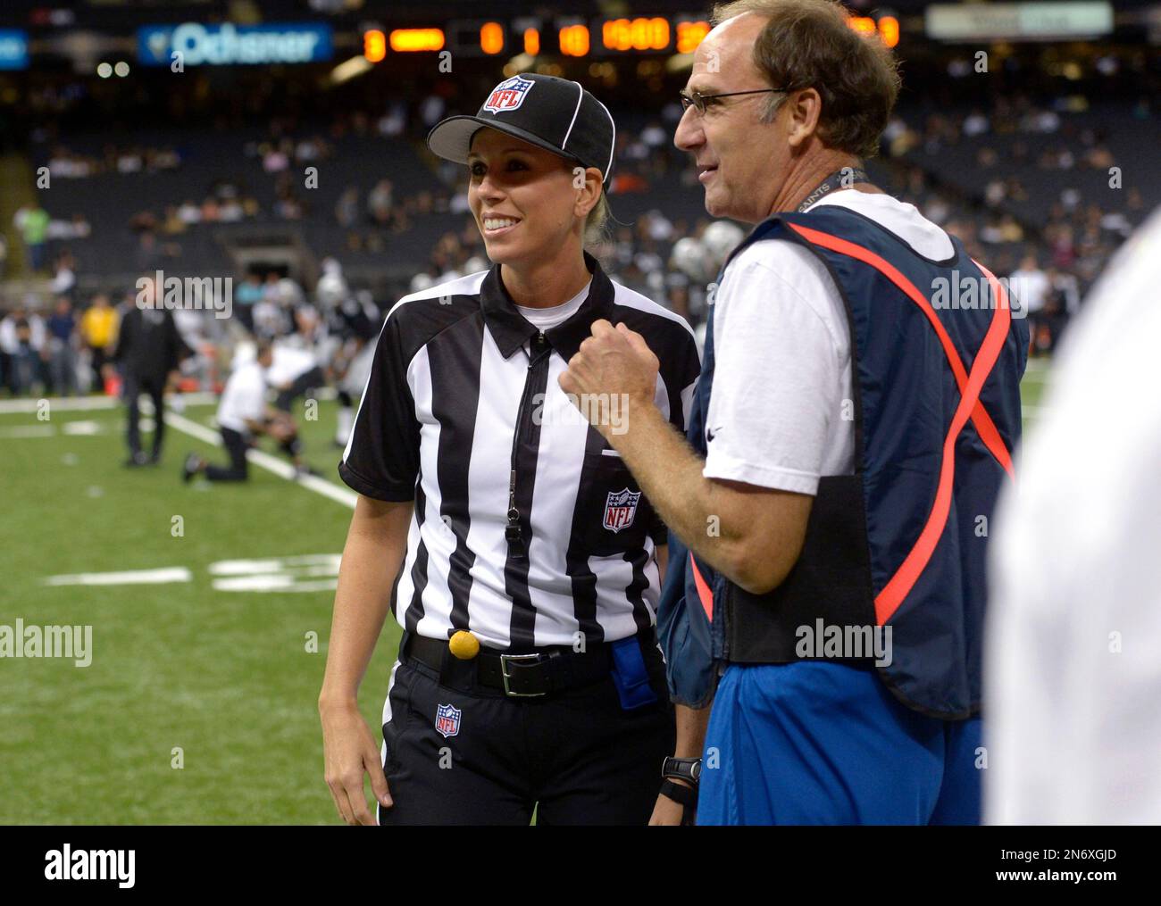 Female referee football hi-res stock photography and images - Alamy