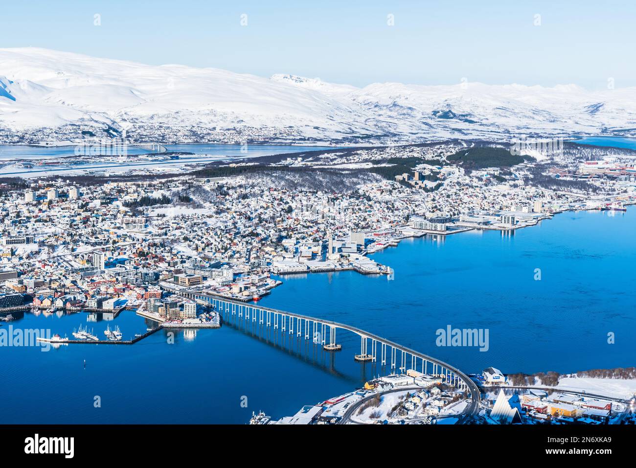 Ledge above ocean hi-res stock photography and images - Alamy