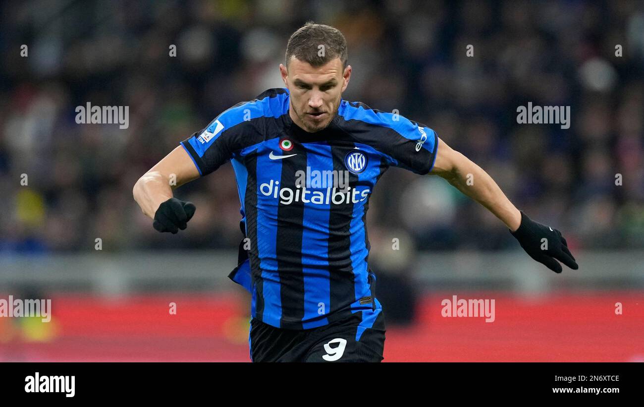 Inter Milan's Edin Dzeko controls the ball during the Serie A soccer ...