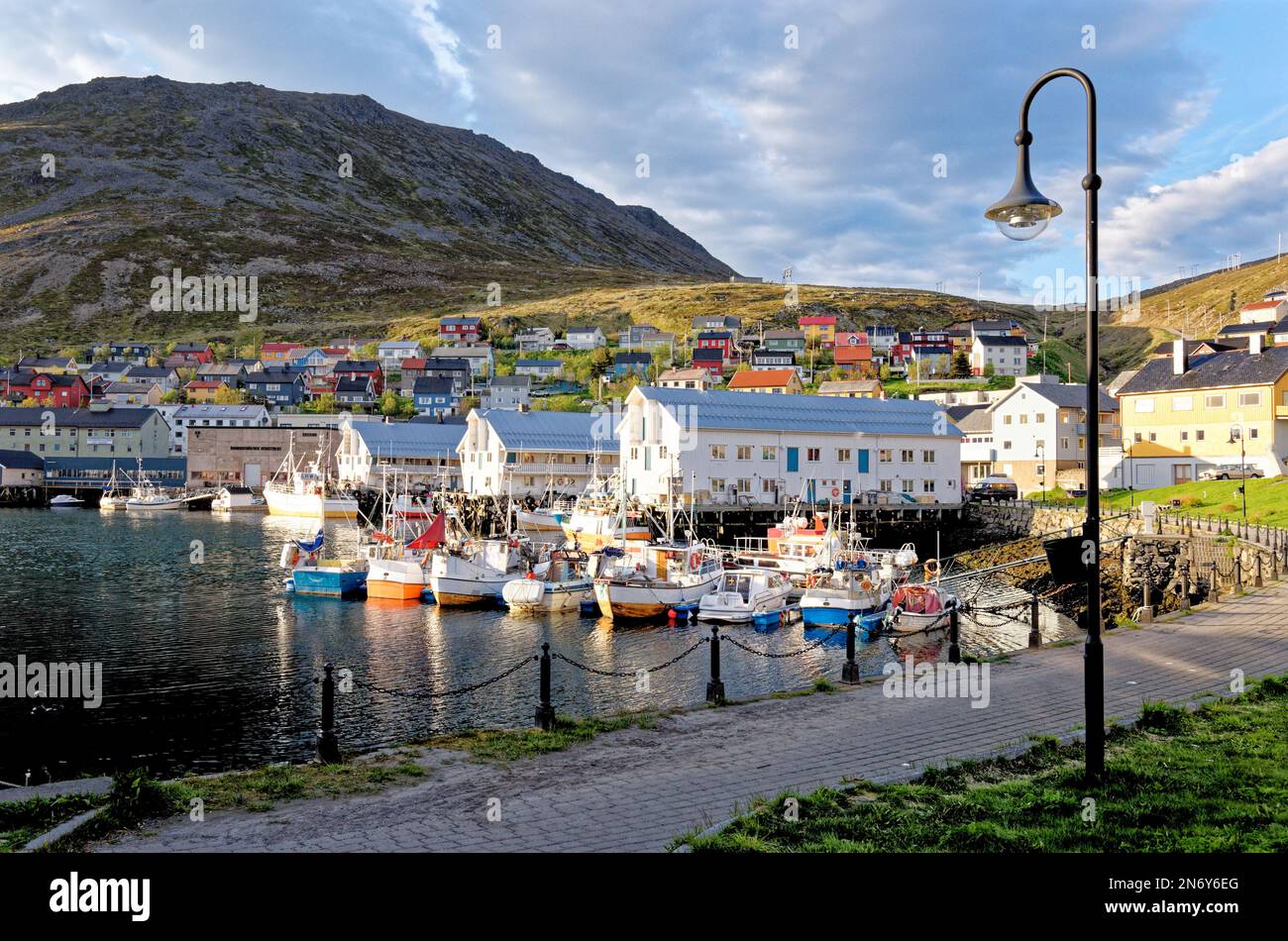Honningsvåg summer ocean hi-res stock photography and images - Alamy