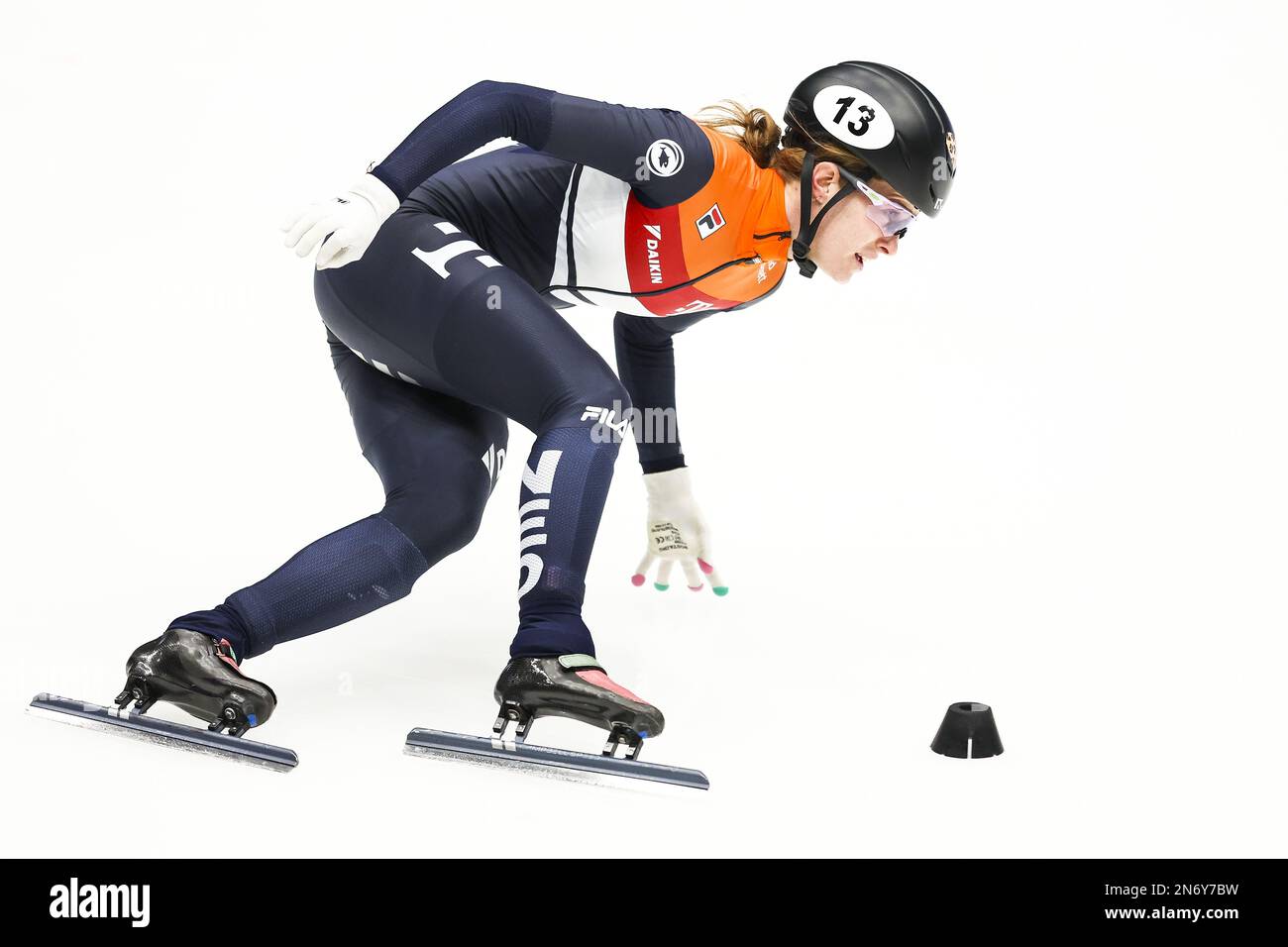 DORDRECHT - 10/02/2023, Rianne de Vries (NED) in action in the 1000 ...