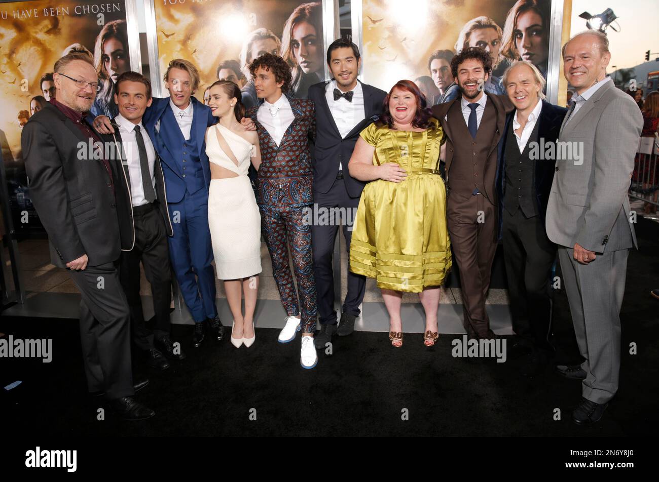 Jared Harris, Kevin Zegers, Jamie Campbell Bower, Lily Collins, Robert ...