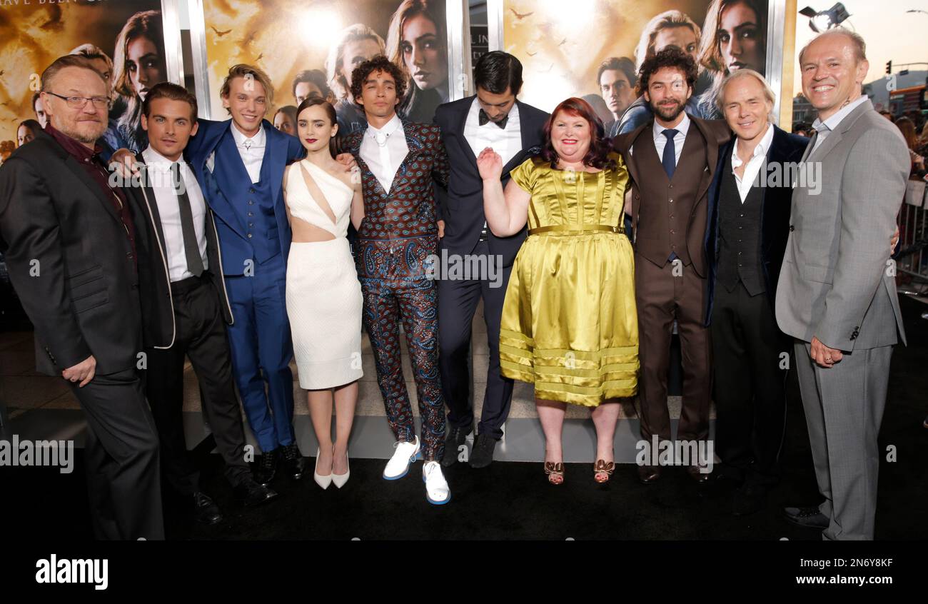 Jared Harris, Kevin Zegers, Jamie Campbell Bower, Lily Collins, Robert ...