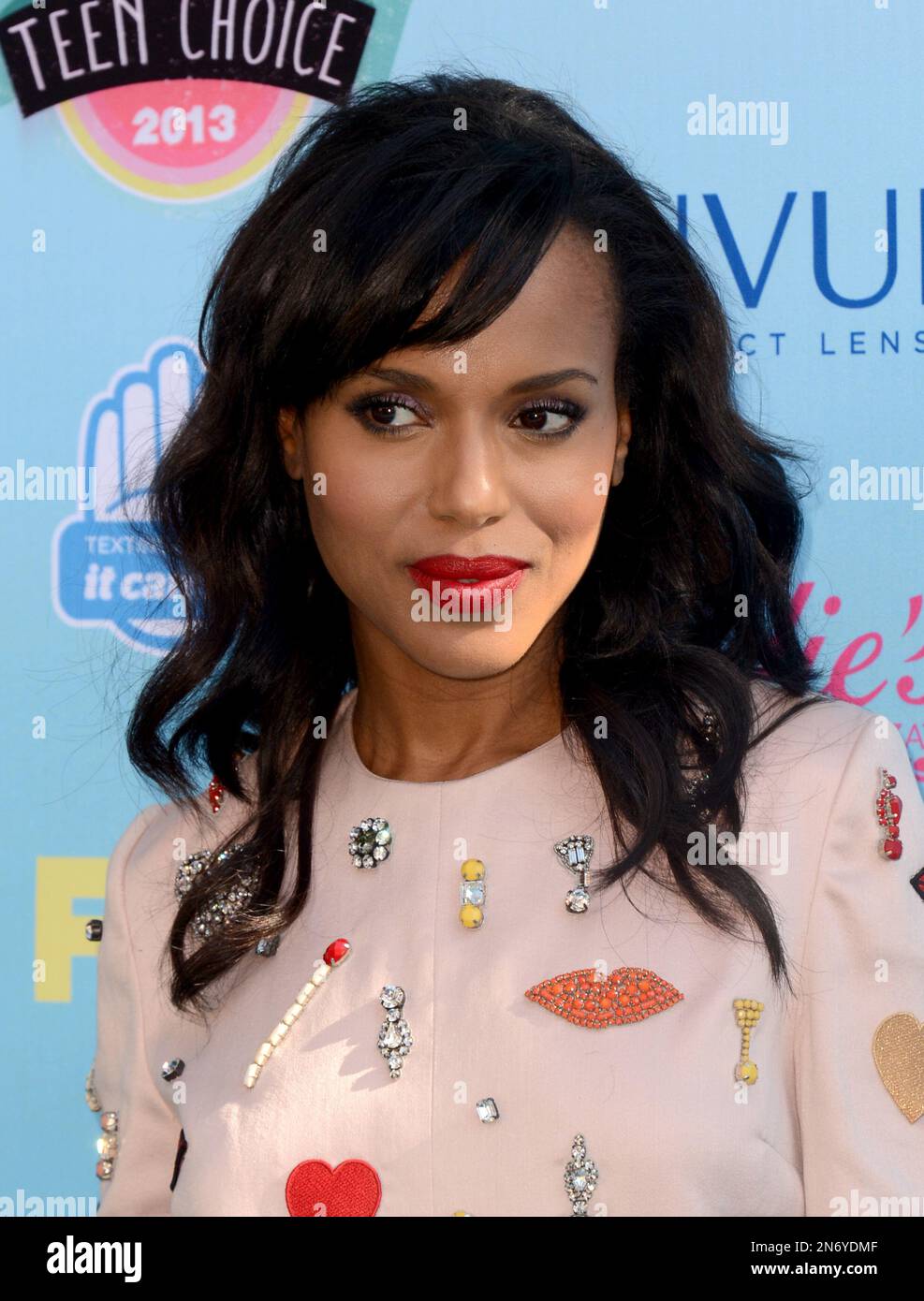 Kerry Washington arrives at the Teen Choice Awards at the Gibson ...