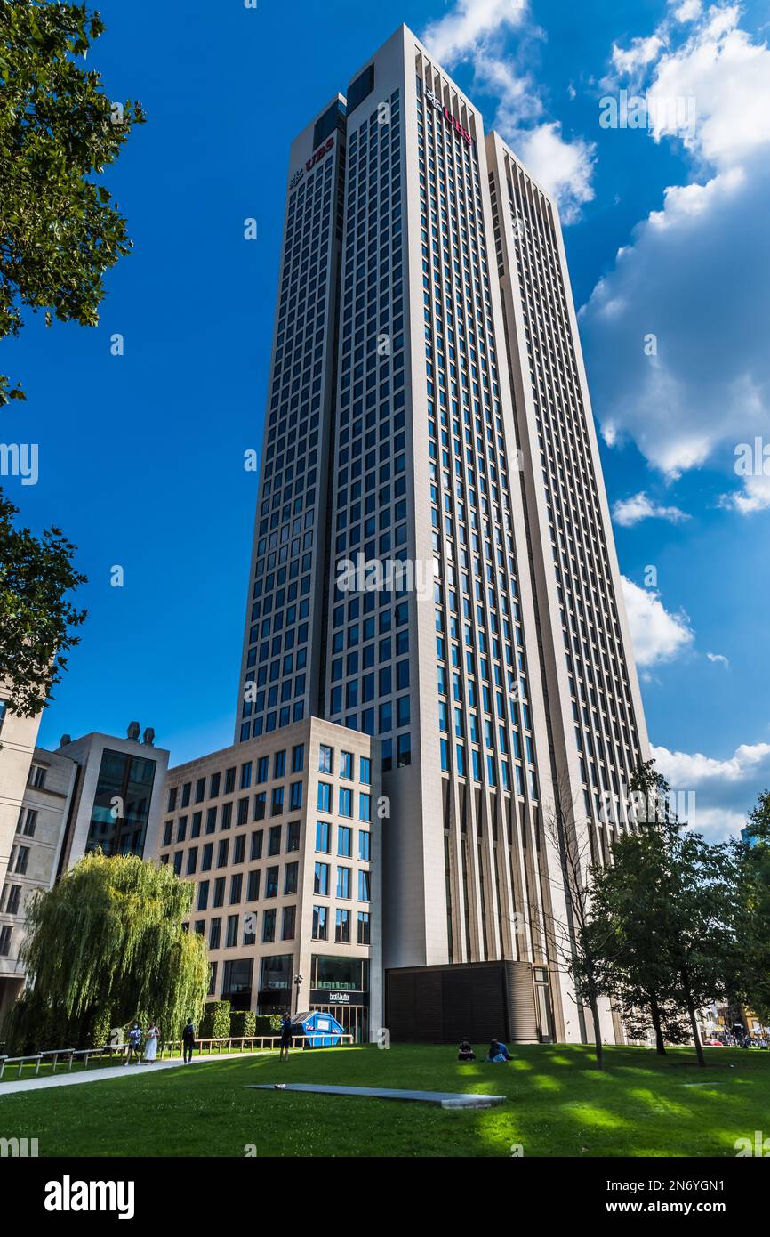 Ubs logo hi-res stock photography and images - Alamy