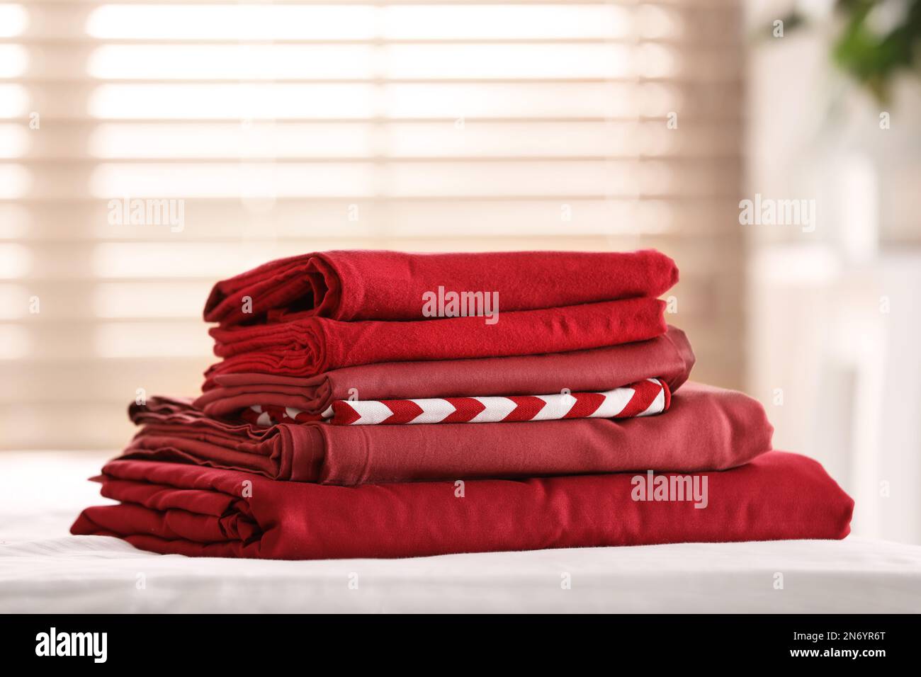 Folded linens hi-res stock photography and images - Alamy