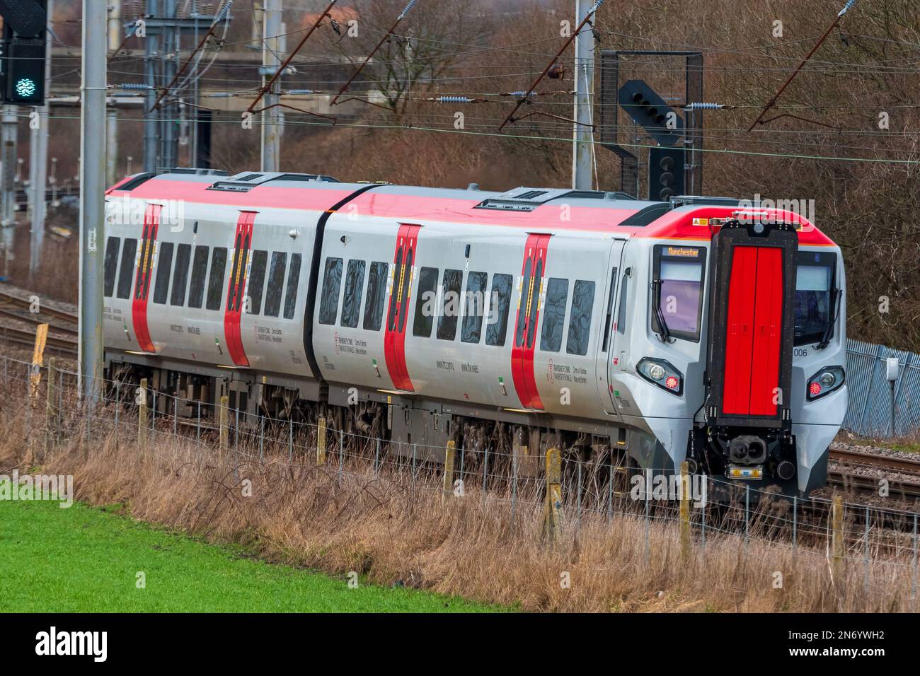 British rail class 197 hi-res stock photography and images - Alamy