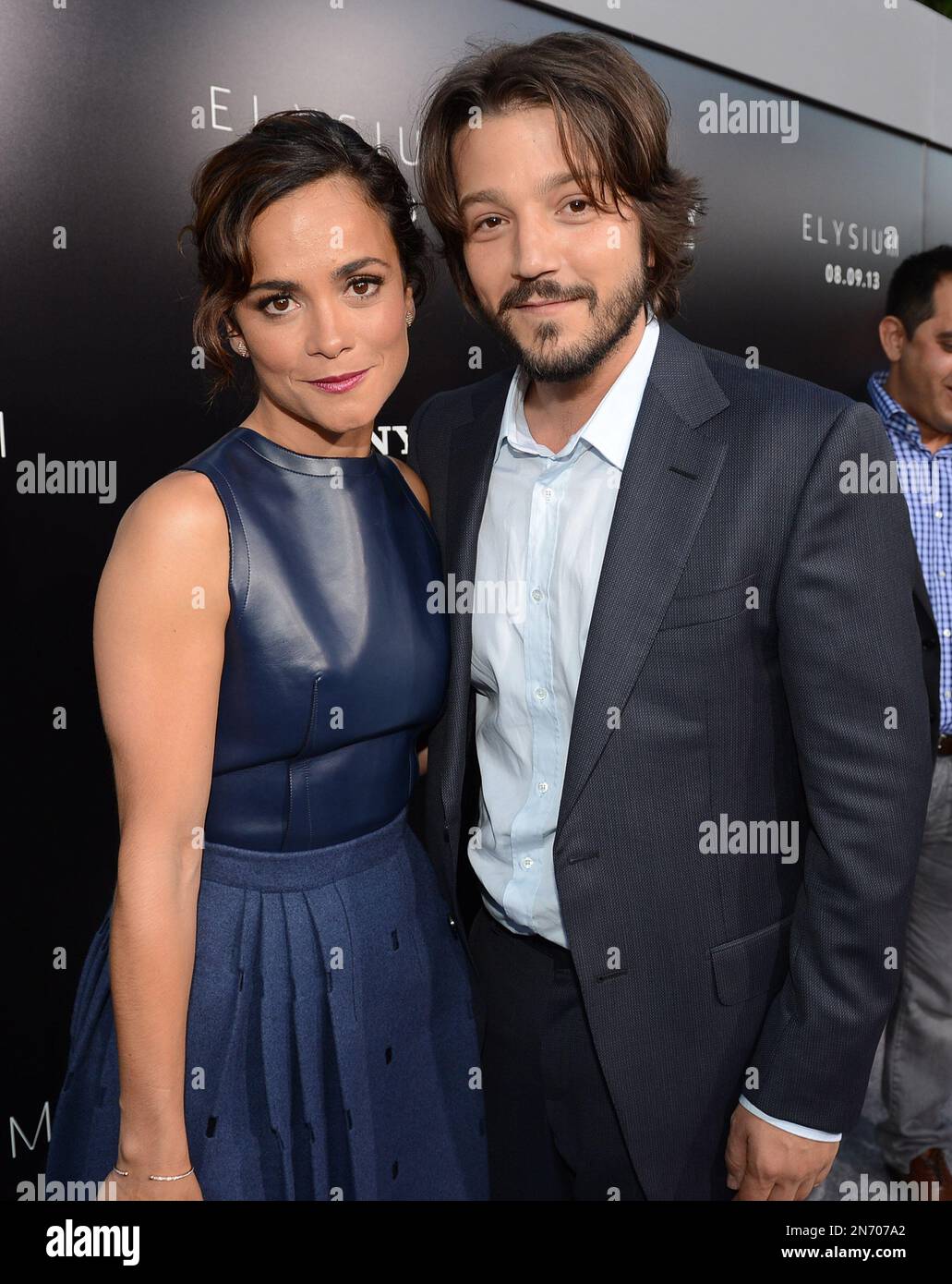 Actors Alice Braga and Diego Luna arrive at the world premiere of ...
