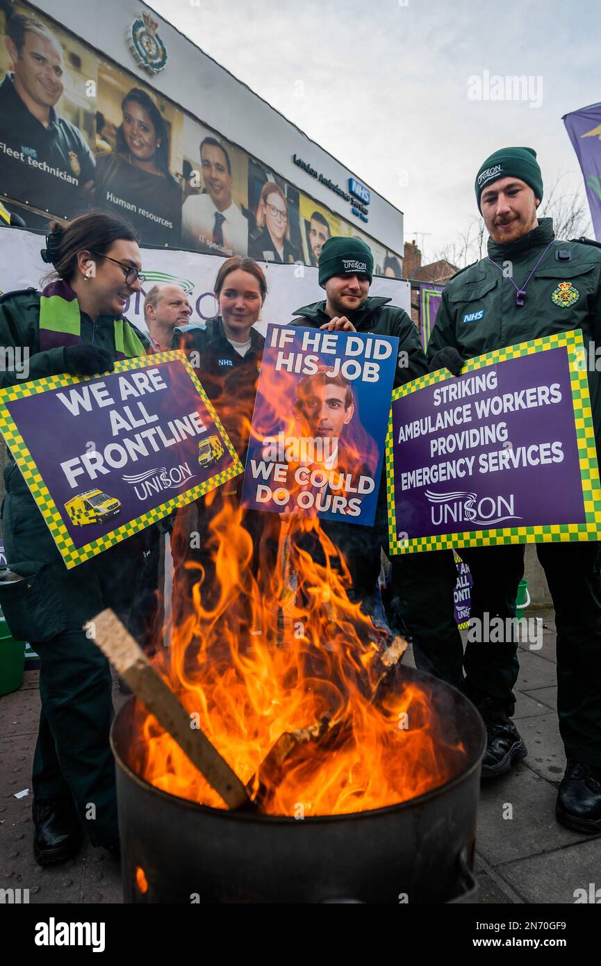 London, UK. 10th Feb, 2023. A picket line of Unison Ambulance Crew ...