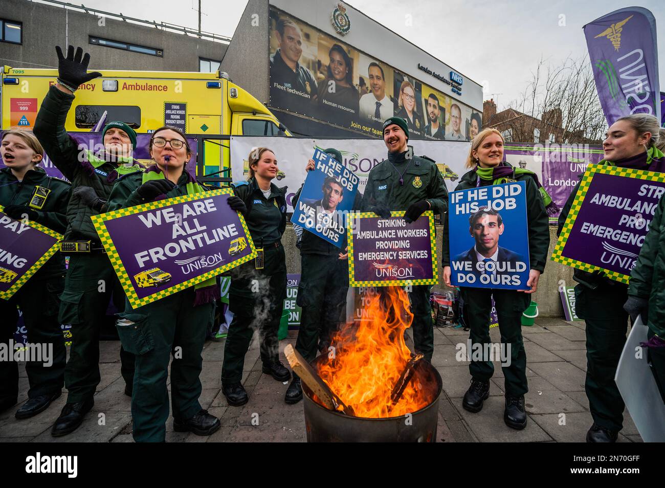 London, UK. 10th Feb, 2023. A picket line of Unison Ambulance Crew ...
