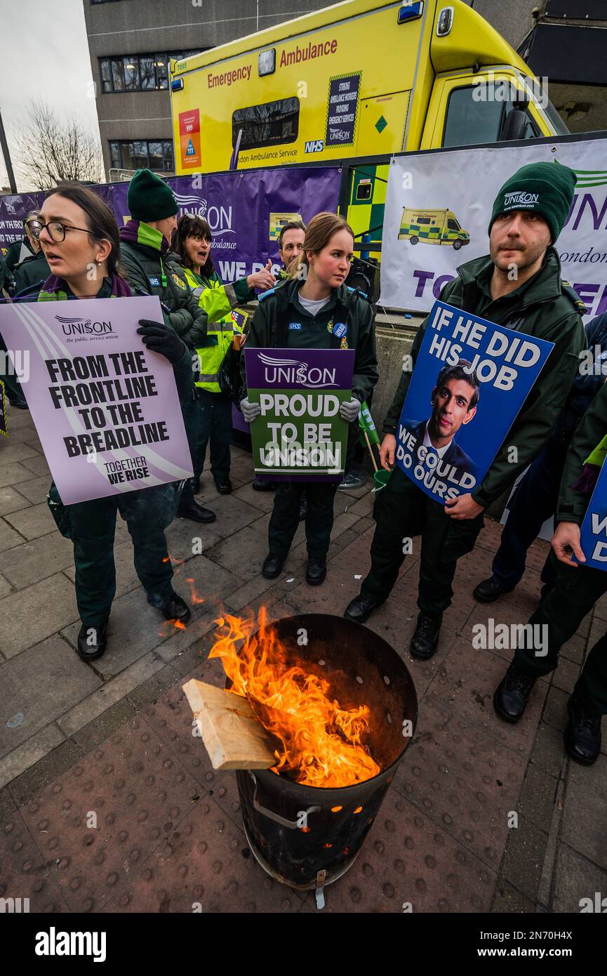 London, UK. 10th Feb, 2023. A picket line of Unison Ambulance Crew ...
