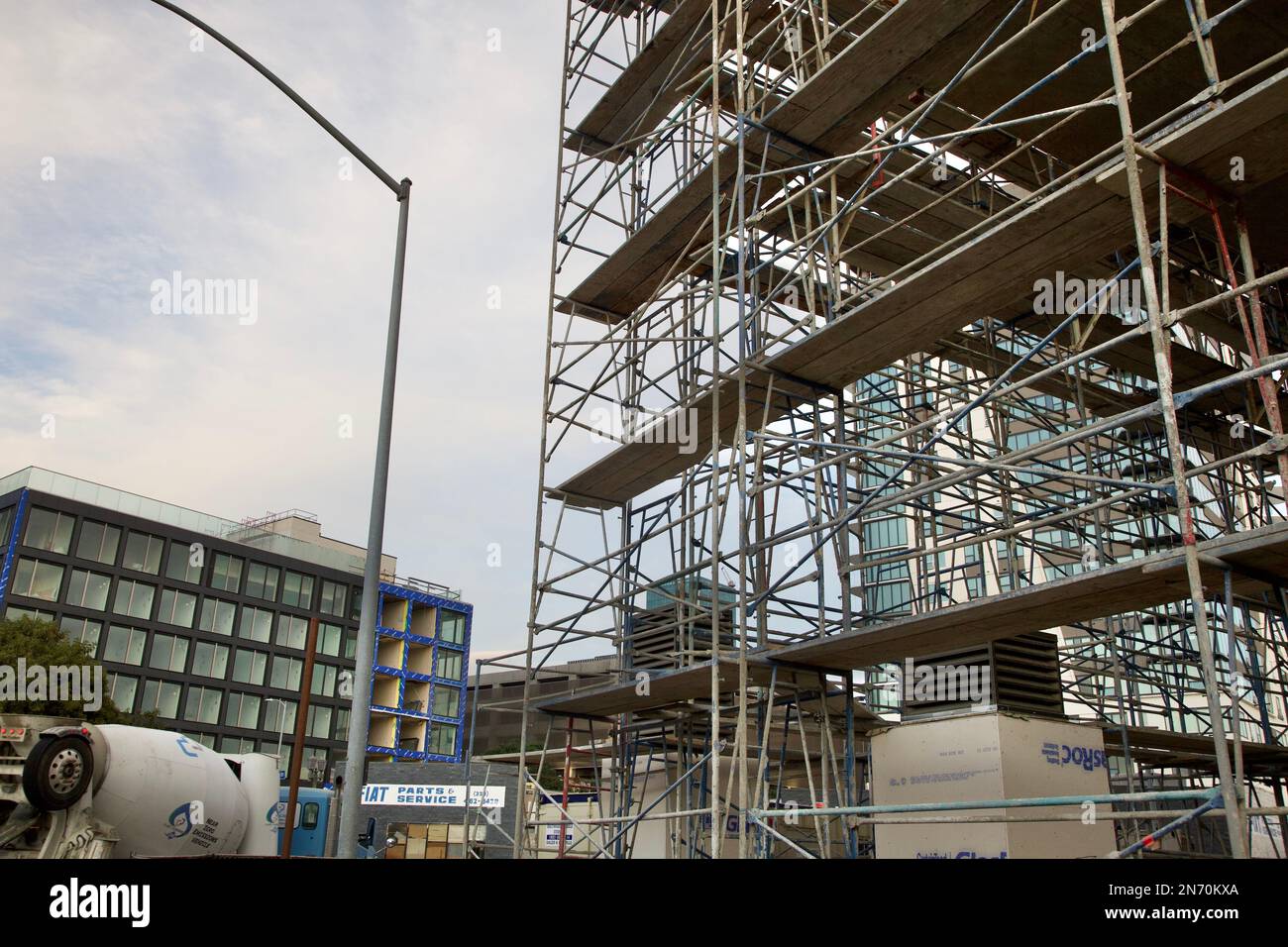 High-rise construction in Hollywood, California Stock Photo - Alamy