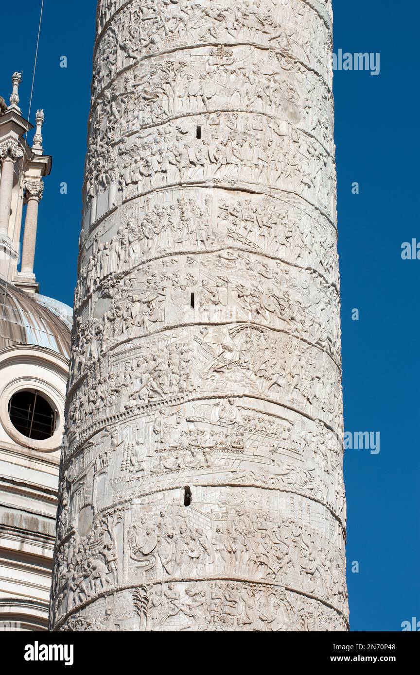Trajanssäule, Siegessäule mit Relief erzählt von siegreicher Schlacht ...