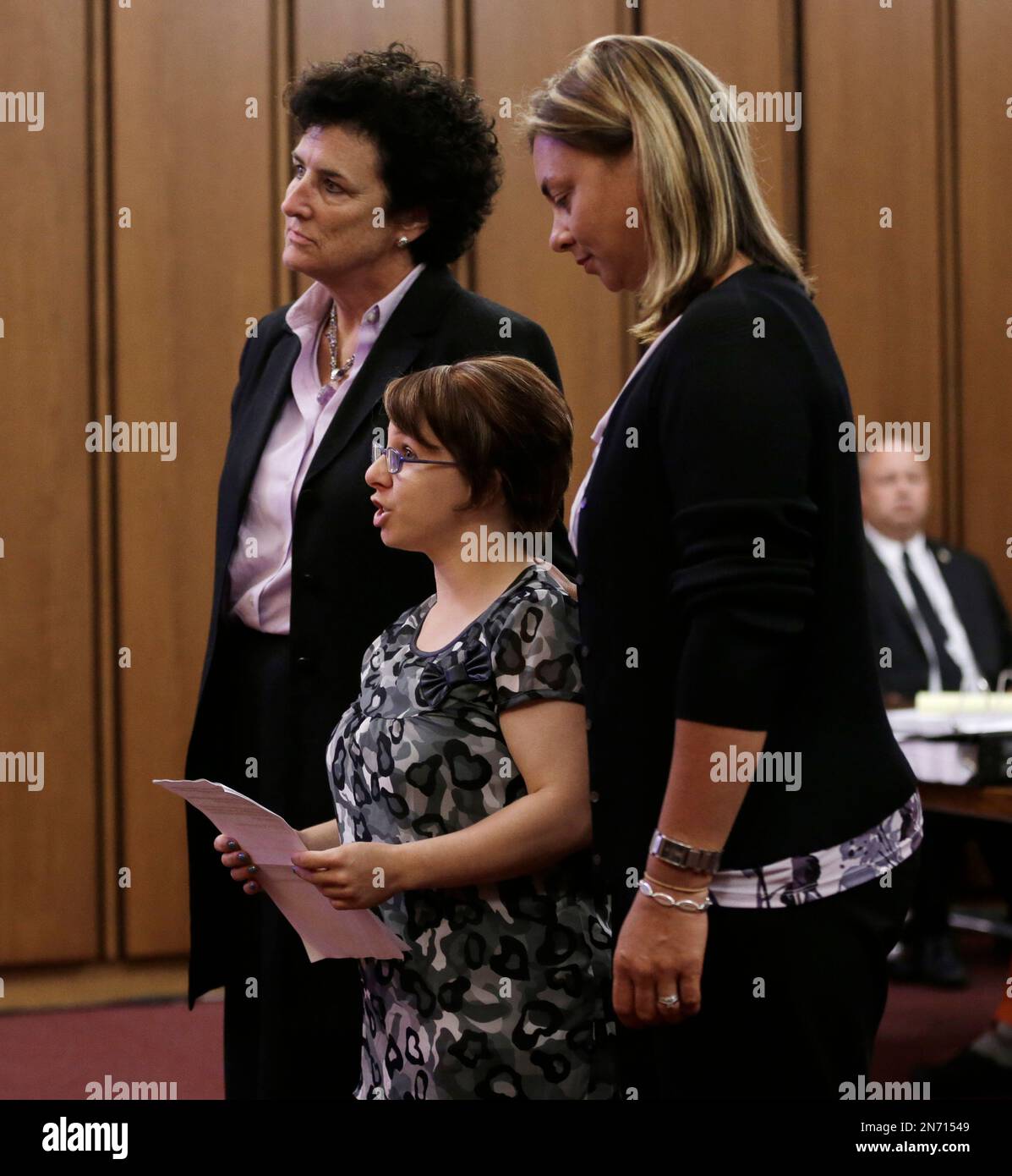 Michelle Knight gives a statement in the courtroom during the ...