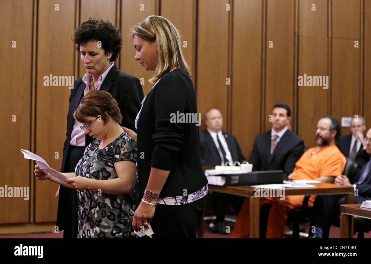 Michelle Knight reads a statement in the courtroom during the ...