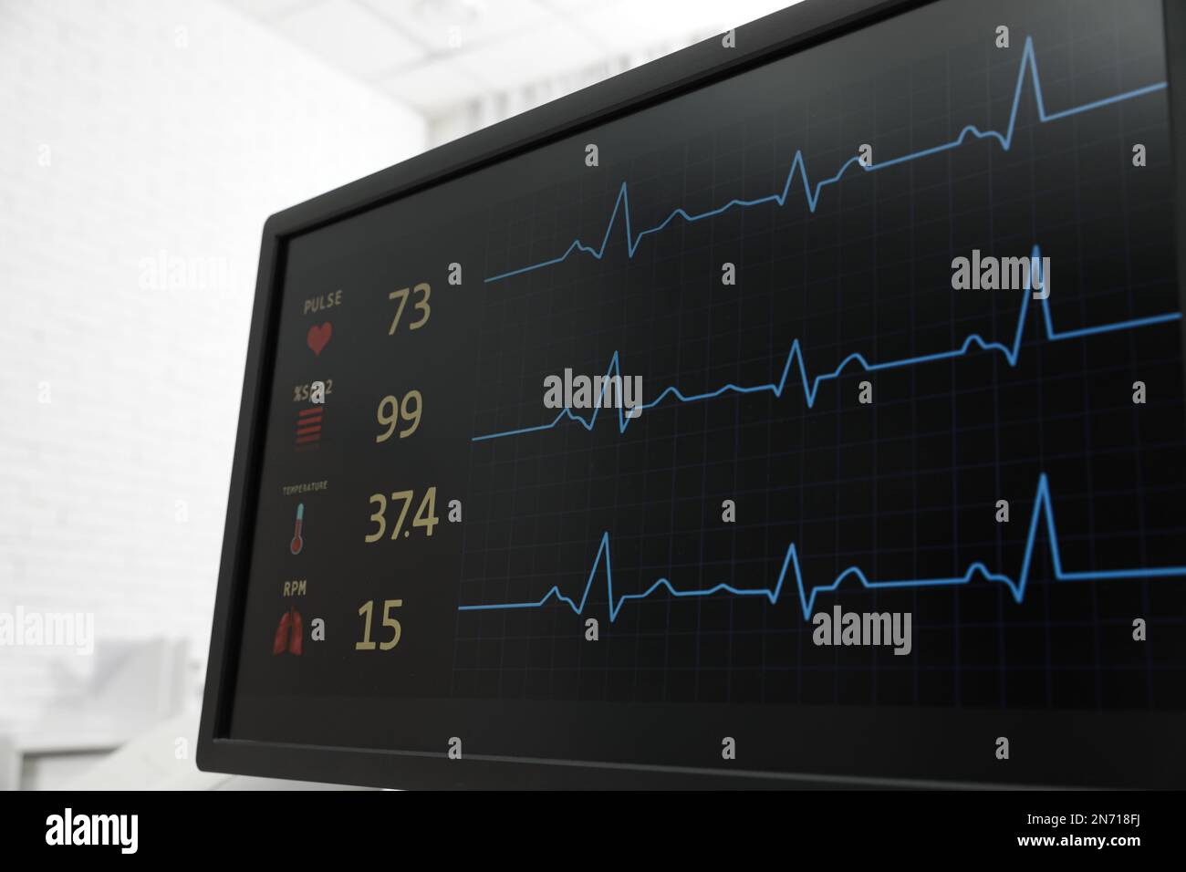 Black alert hospital hi-res stock photography and images - Alamy