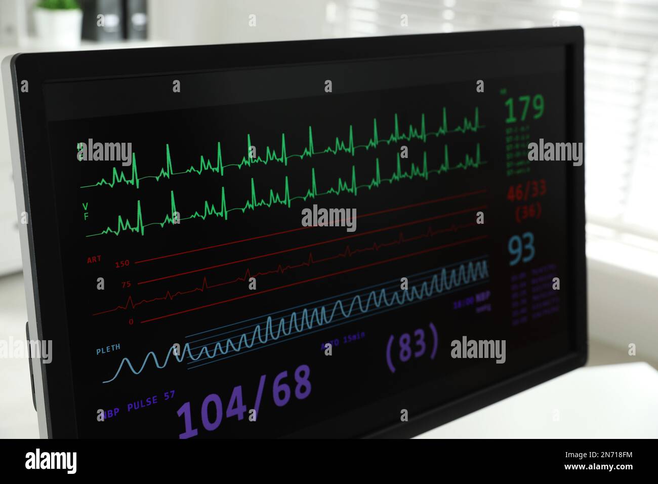 Black alert hospital hi-res stock photography and images - Alamy