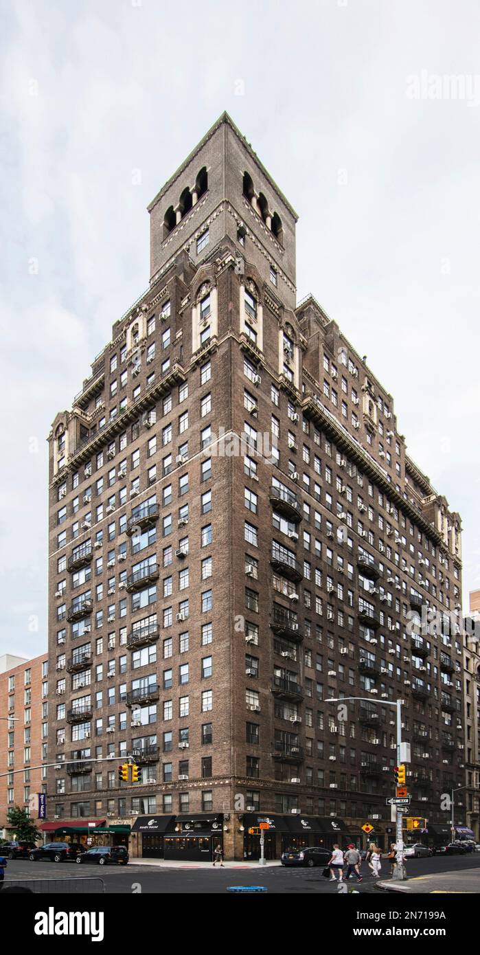 New York City, USA. Building One University Place in Greenwich Village ...
