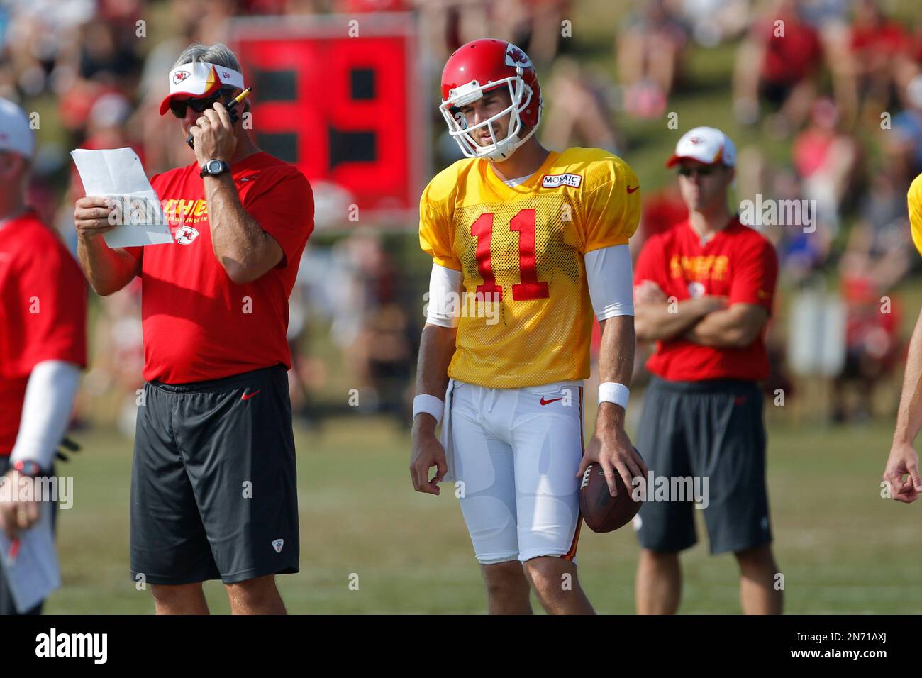 Kansas City Chiefs quarterback Alex Smith (11) and offensive ...