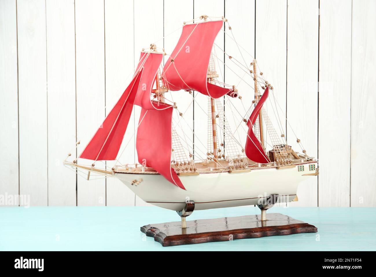 Model ship on table hi-res stock photography and images - Alamy