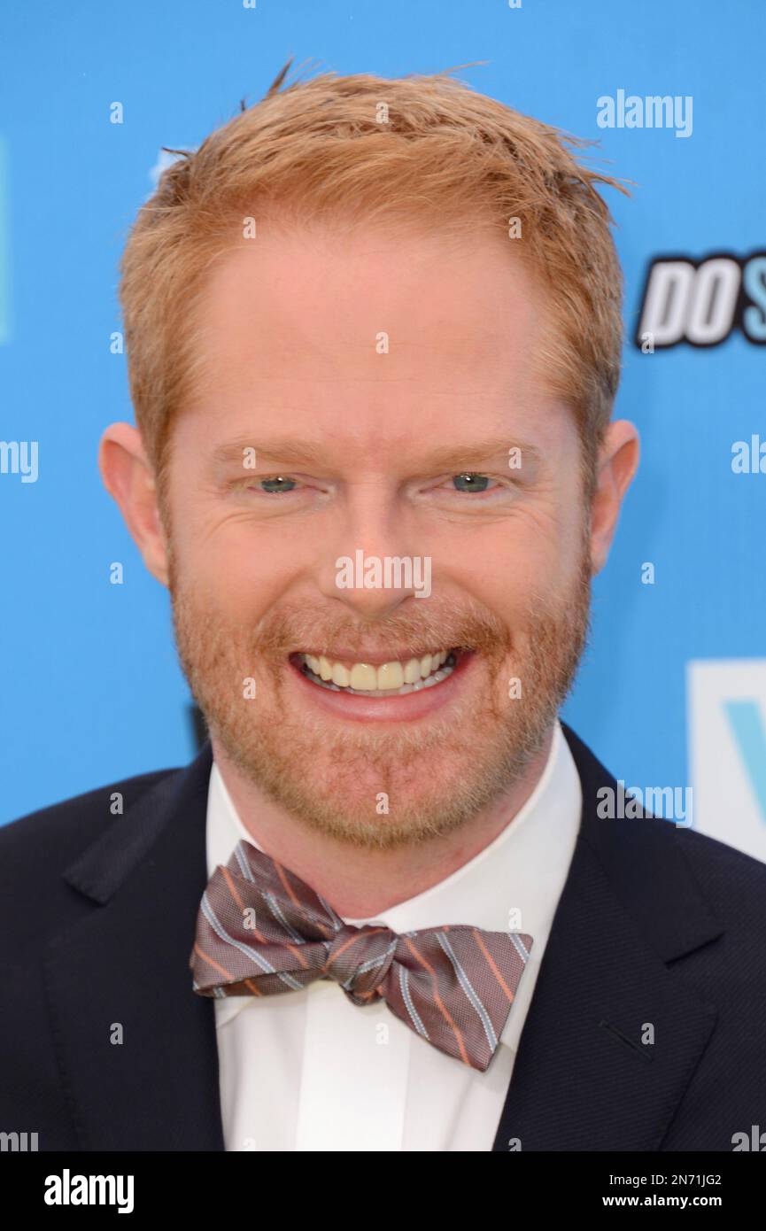 Jesse Tyler Ferguson arrives at the Do Something Awards at the Avalon ...