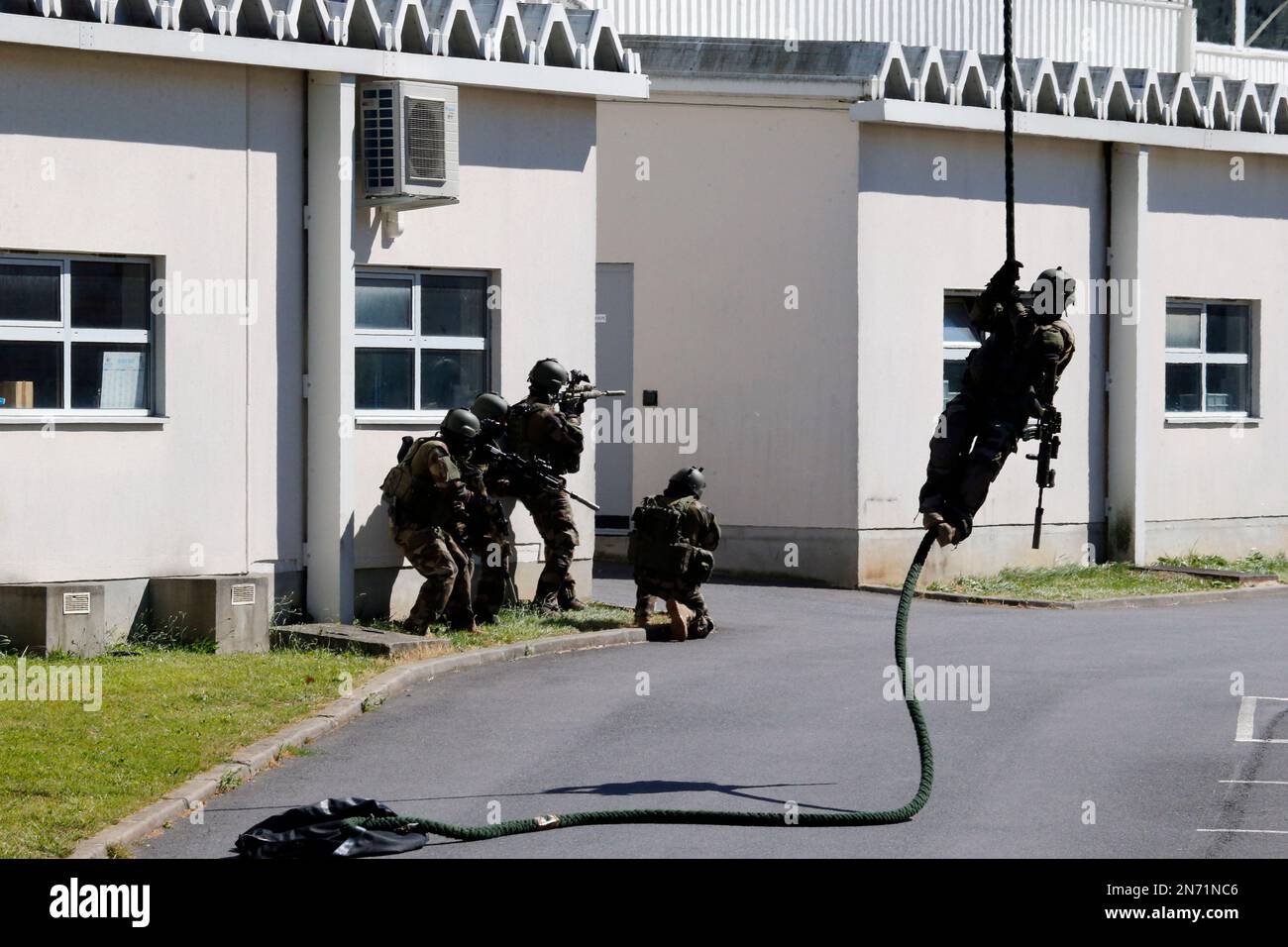 Officers of the GIGN (National Gendarmes Intervention Group) commandos ...