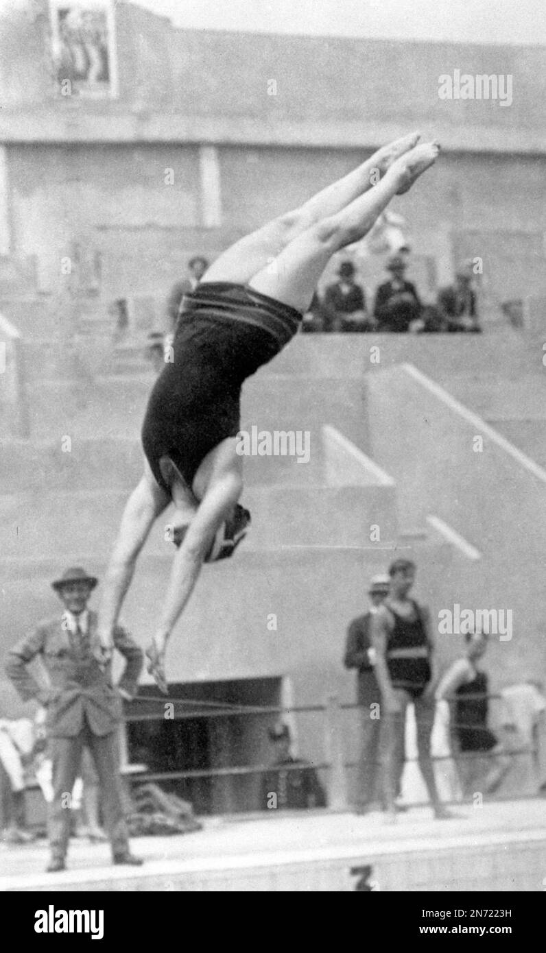 American diver Elizabeth Becker during the women's springboard ...