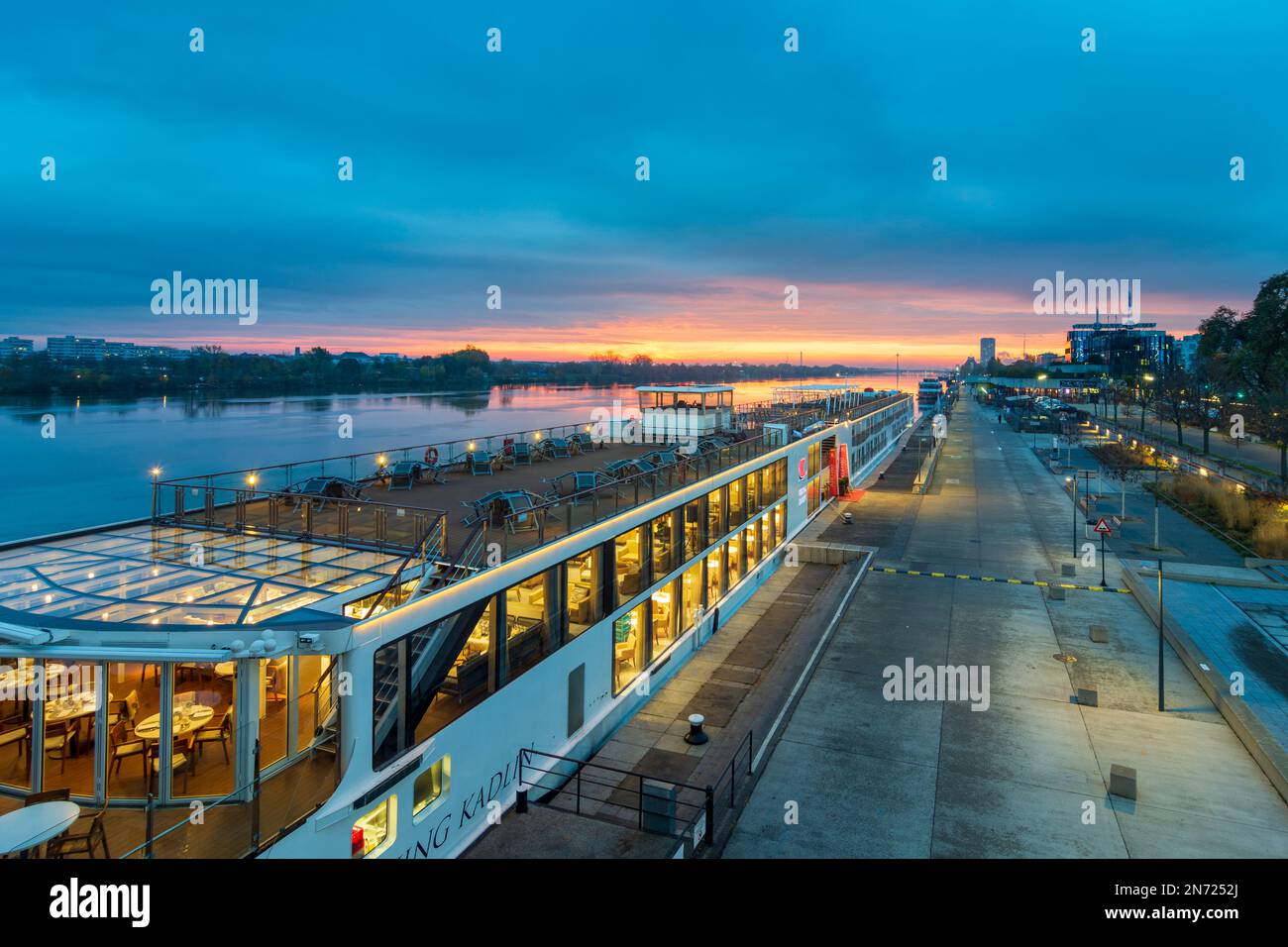 Cruise ship at dock at bridge reichsbrucke hi-res stock photography and ...