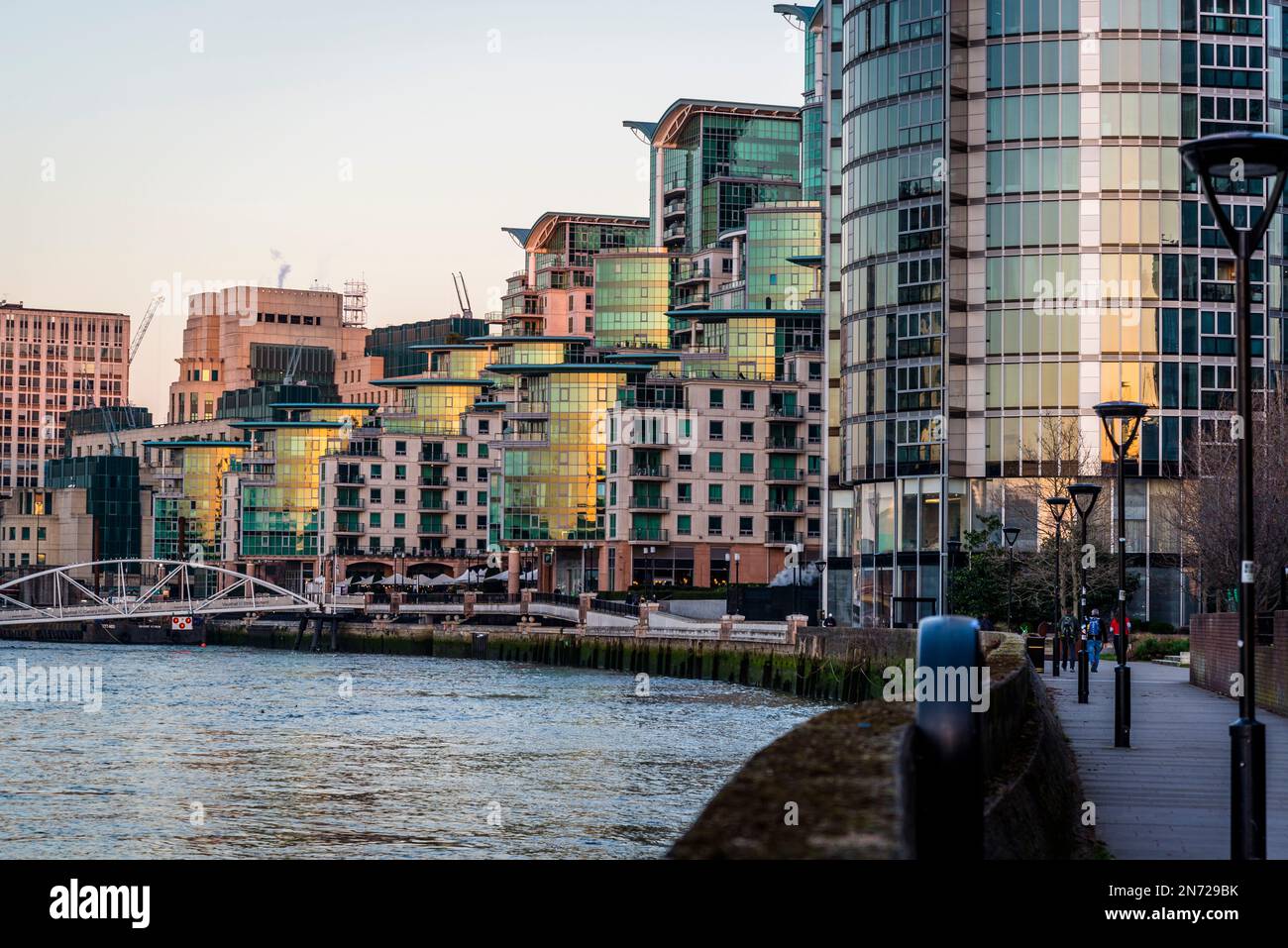 St George's Wharf and St George Tower, luxury residential developments ...