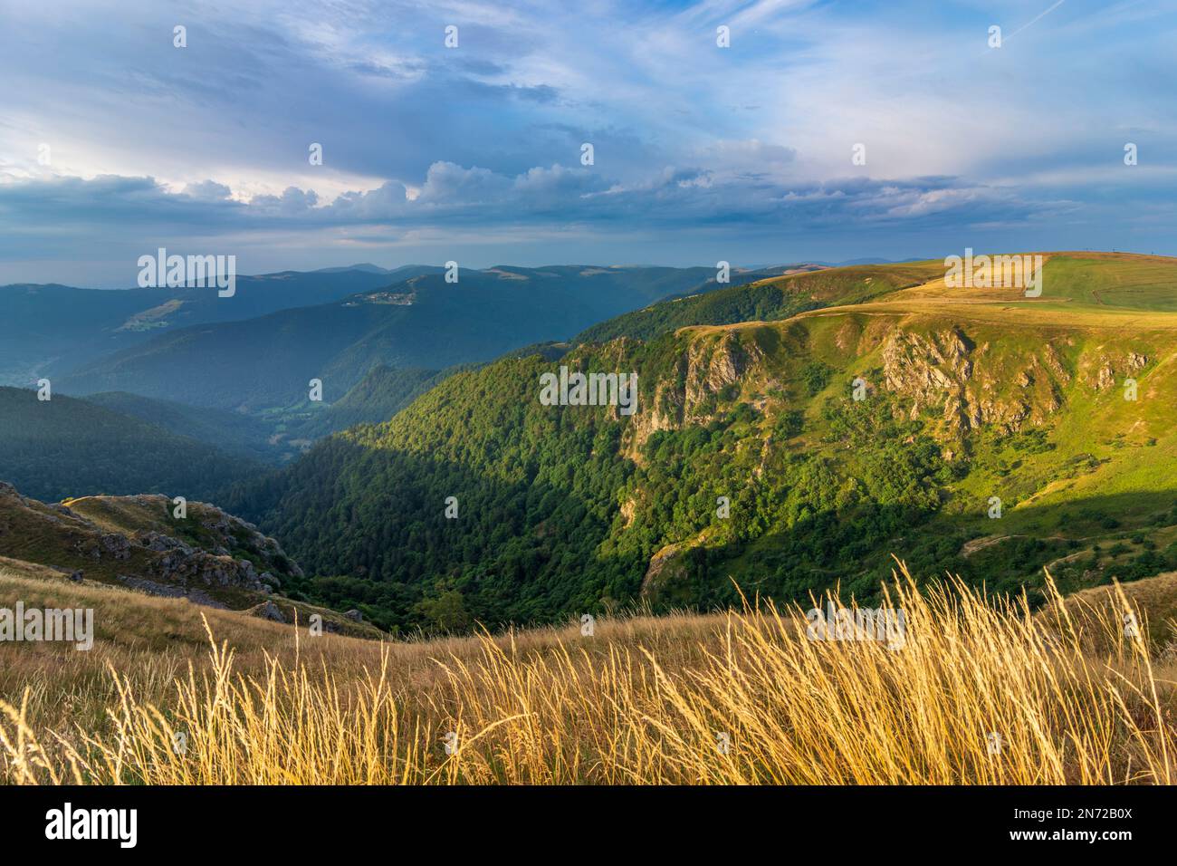 View to south to mountain basin wormspelkessel hi-res stock photography ...