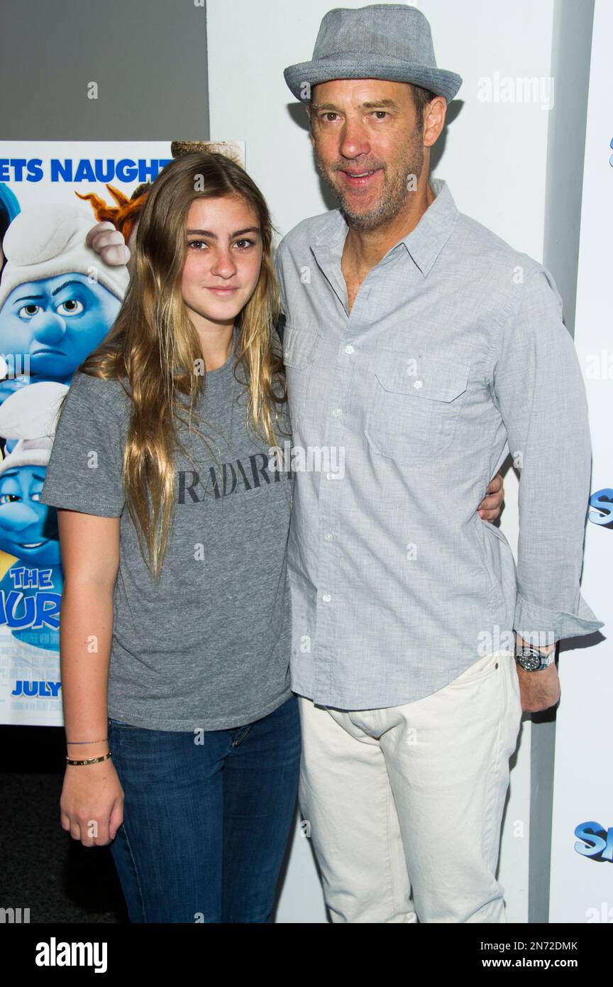 Anthony Edwards and daughter Esme attend "The Smurfs 2" premiere on ...