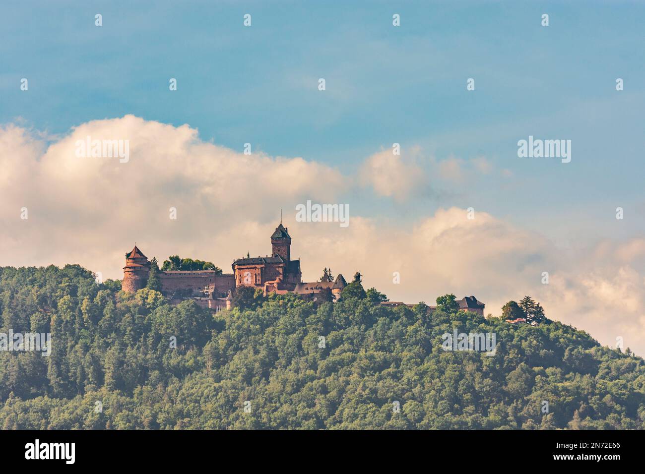 Chateau du haut koenigsbourg hohkonigsburg castle hi-res stock ...