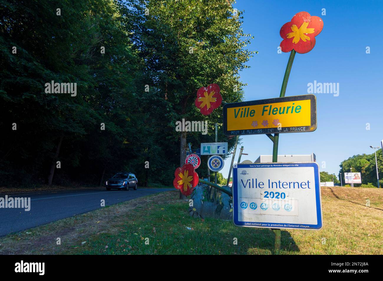 Internet town behind town entrance sign in lorraine lothringen hi-res ...
