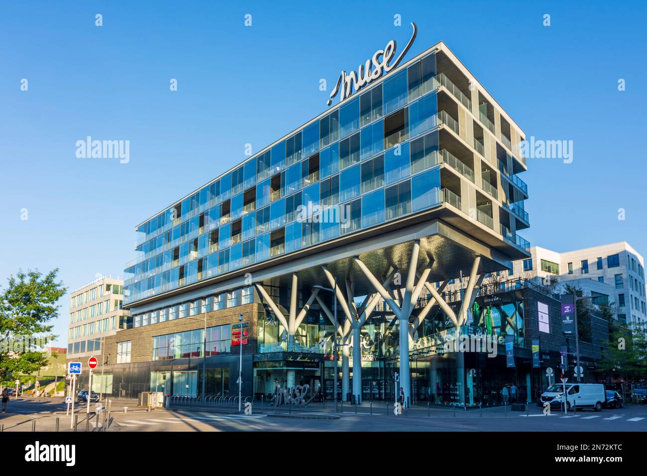 Muse shopping mall in lorraine lothringen hi-res stock photography and ...