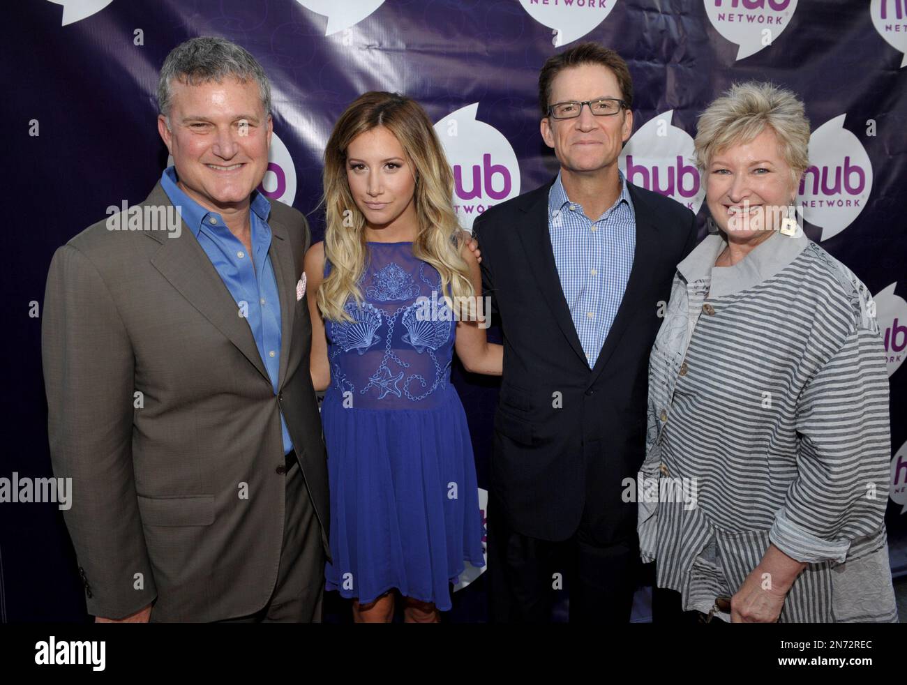 IMAGE DISTRIBUTED FOR THE HUB - From left, Stephen Davis, president of ...