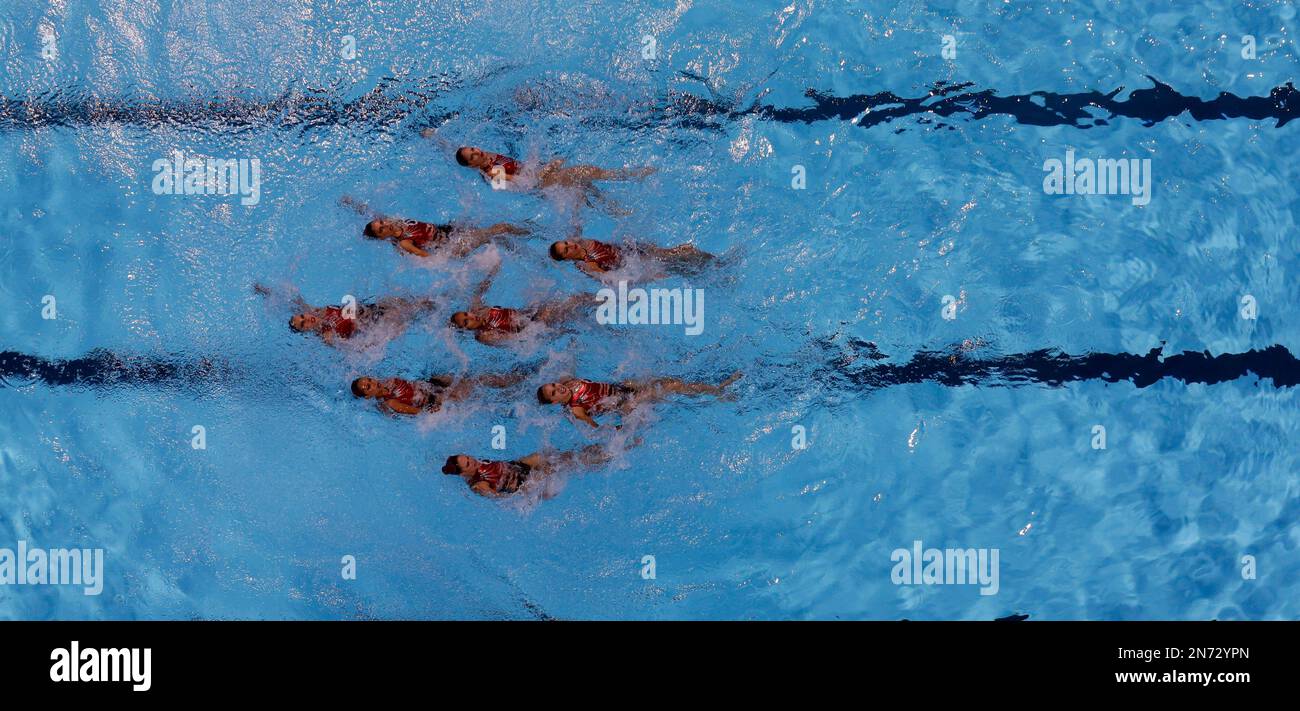 Mexico performs their routine during the synchronized swimming team ...