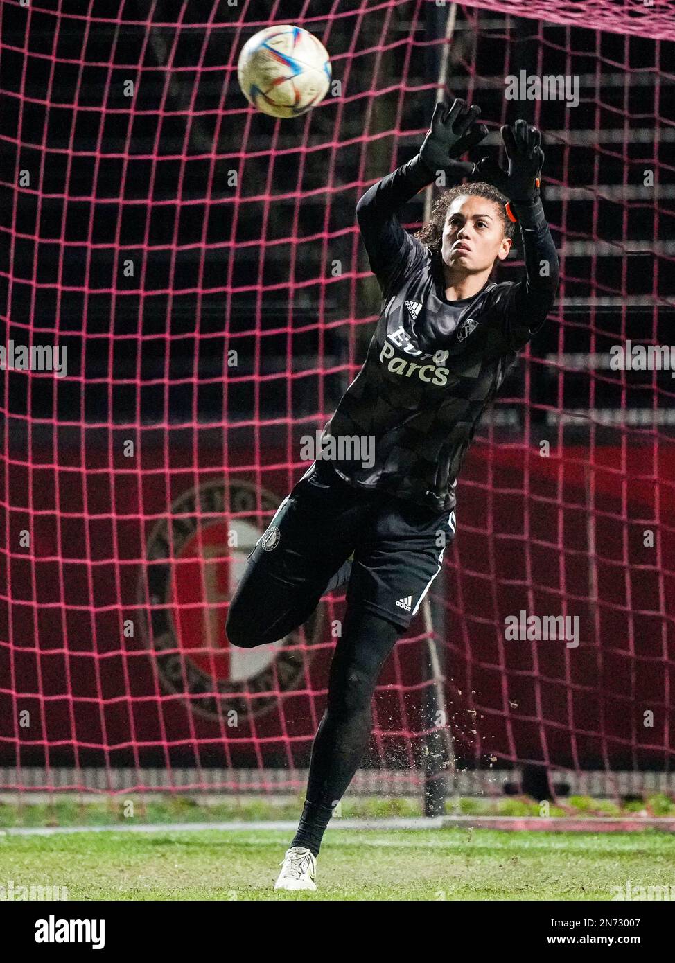 Rotterdam - Feyenoord V1 goalkeeper Jacintha Weimar during the match ...