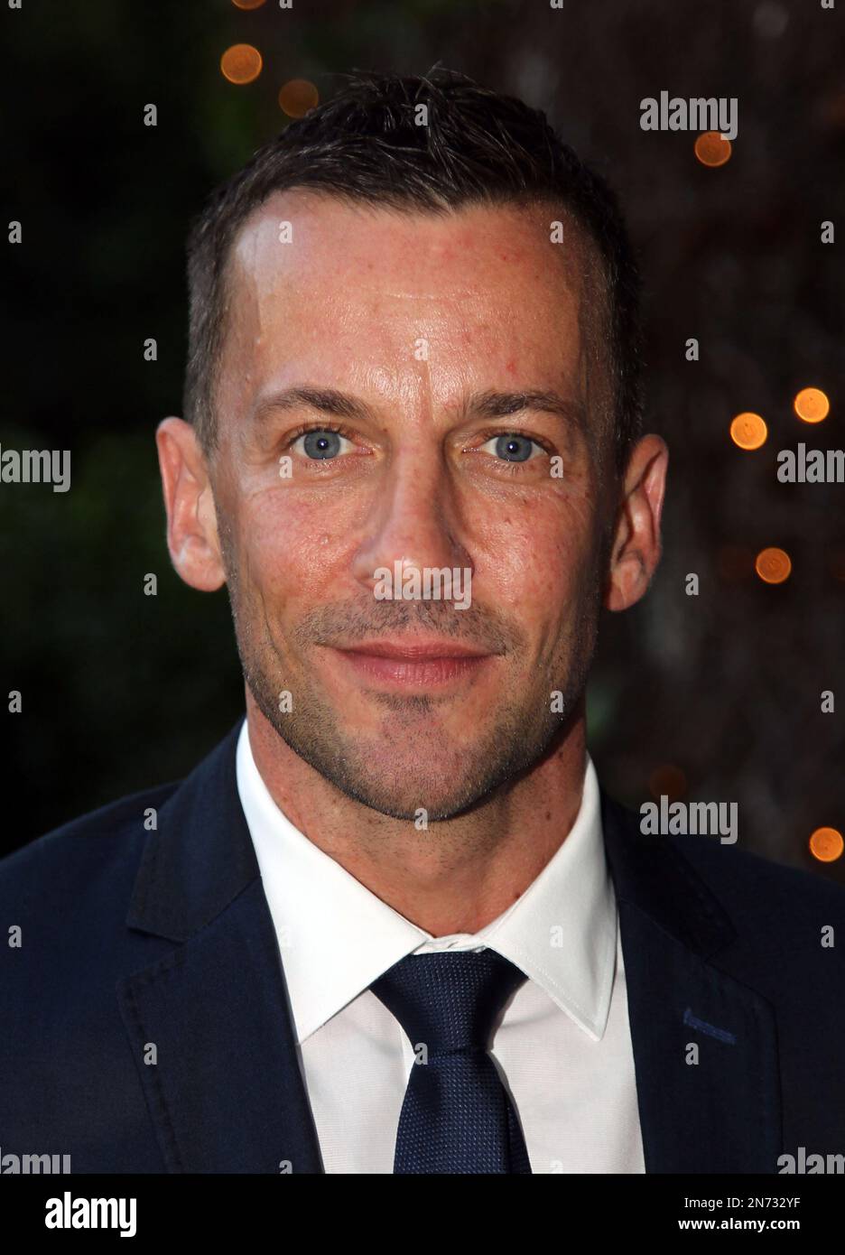 Craig Parker poses for a photo at STARZ' "The White Queen" cocktail ...