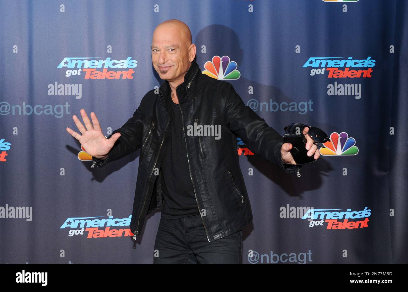 Judge Howie Mandel attends the "America's Got Talent" pre-show red ...