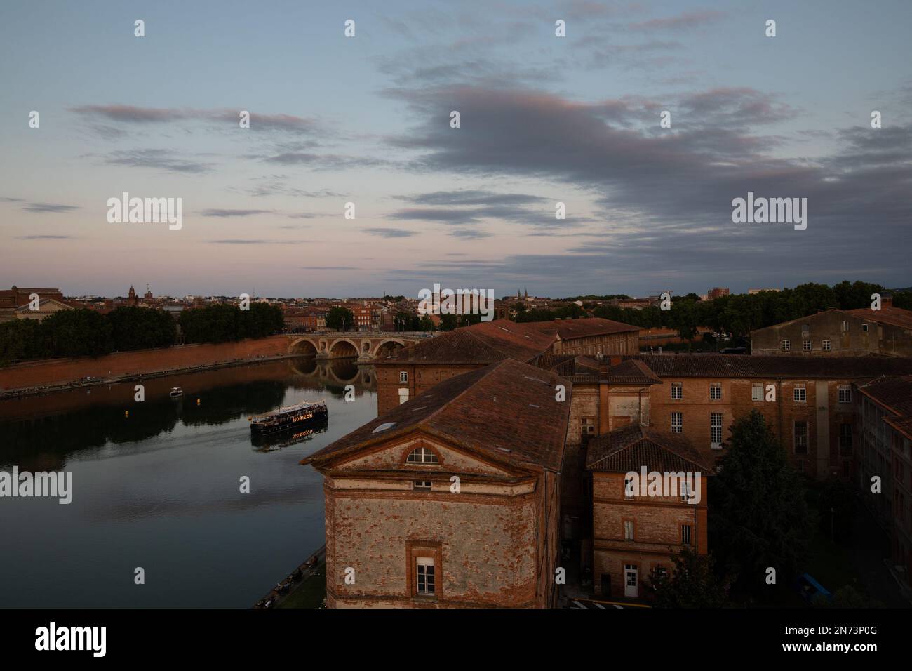 Toulouse france sunset hi-res stock photography and images - Alamy