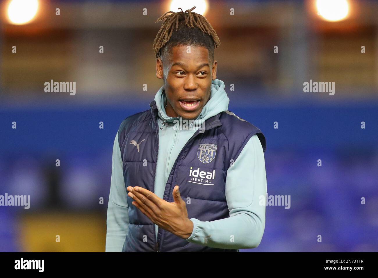 Brandon Thomas-Asante #21 of West Bromwich Albion arrives ahead of the ...