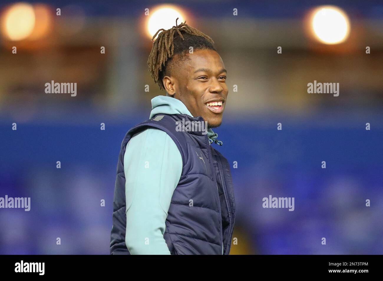 Brandon Thomas-Asante #21 of West Bromwich Albion arrives ahead of the ...