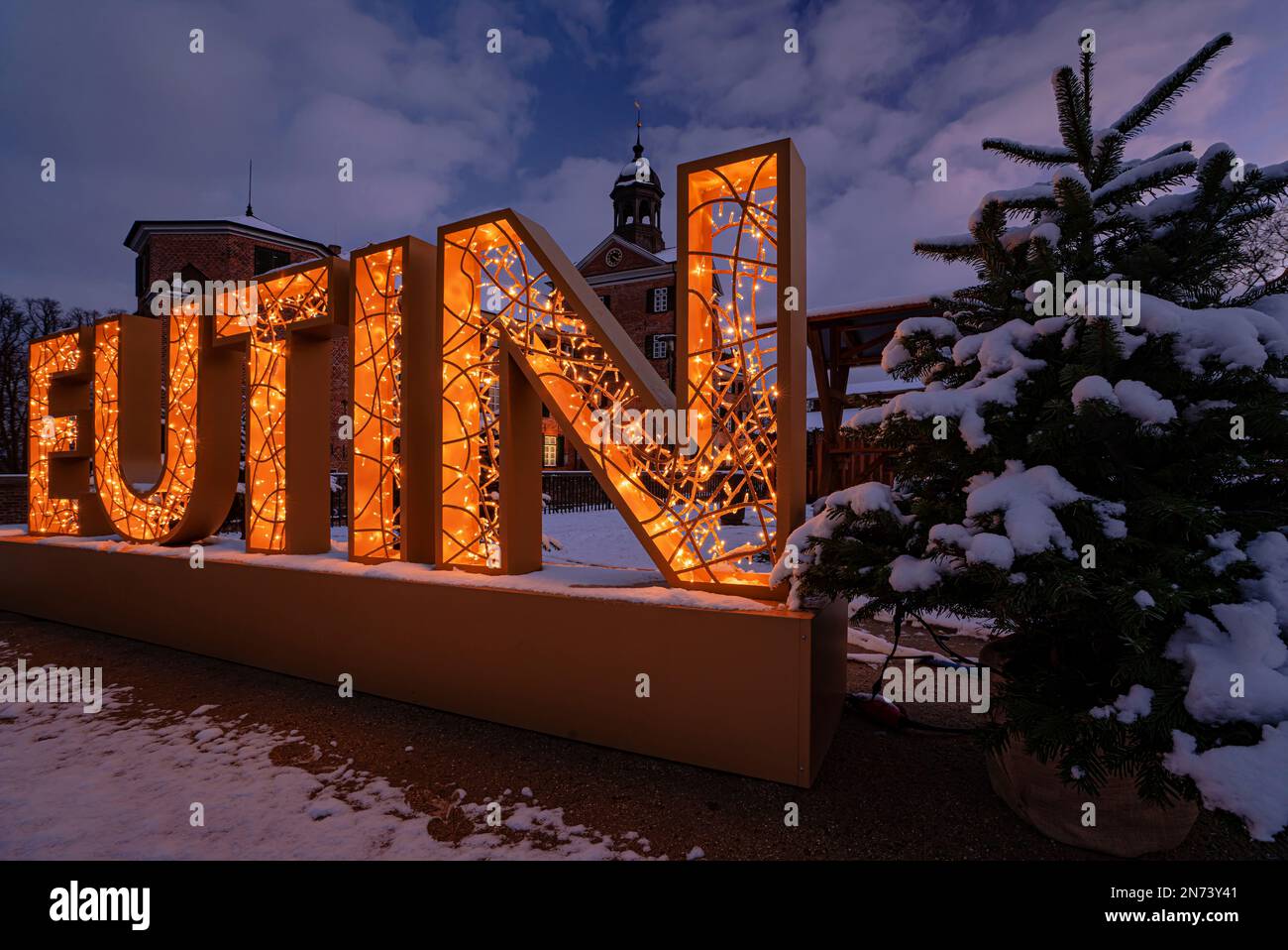 City of lights eutin hi-res stock photography and images - Alamy