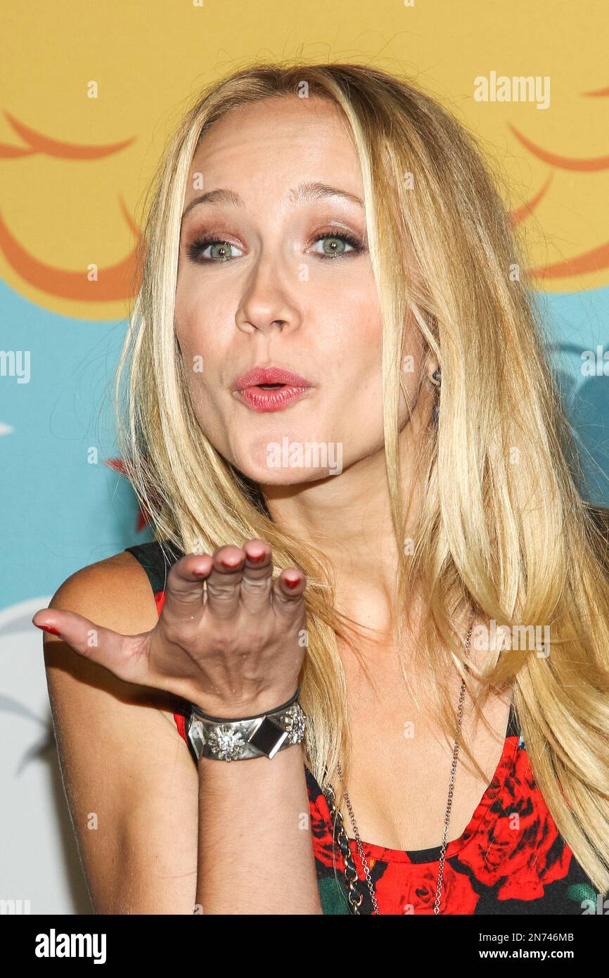 Actress Anna Camp arrives at the EW party on Day 4 of the 2013 Comic ...