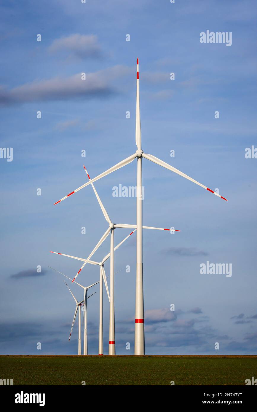 Windpark am braunkohletagebau garzweiler hi-res stock photography and ...