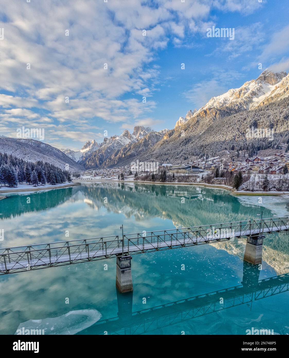 Iron bridge crossing the santa caterina lake hi-res stock photography ...