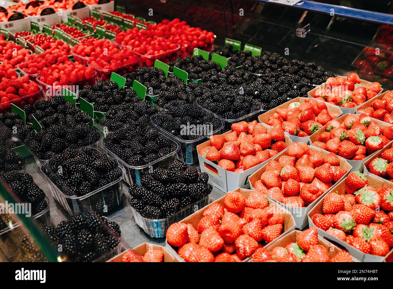Grocery store interior top view hi-res stock photography and images - Alamy
