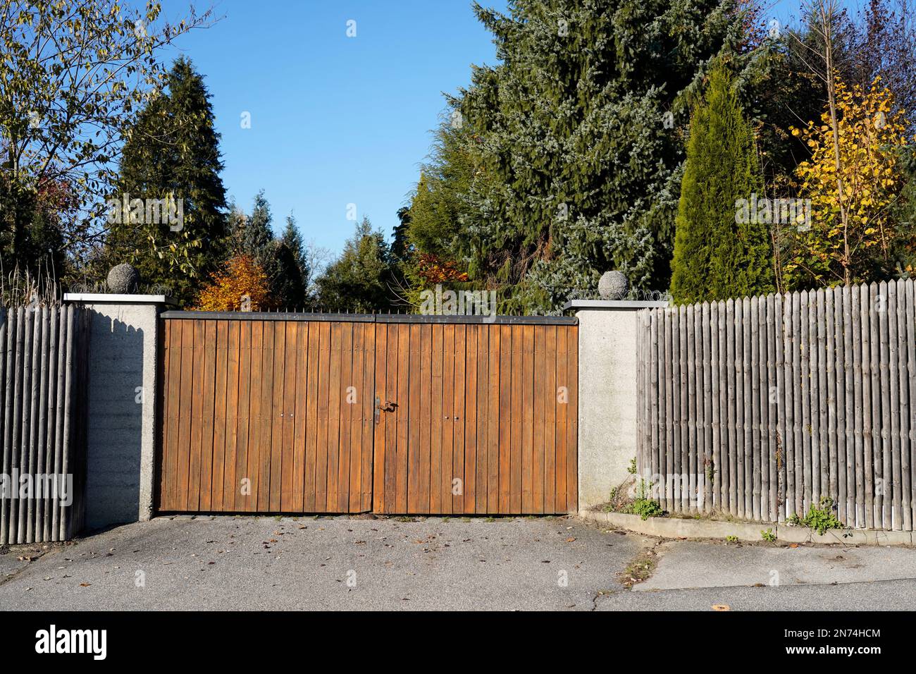 Germany, Bavaria, Upper Bavaria, wooden garden gate, driveway Stock ...