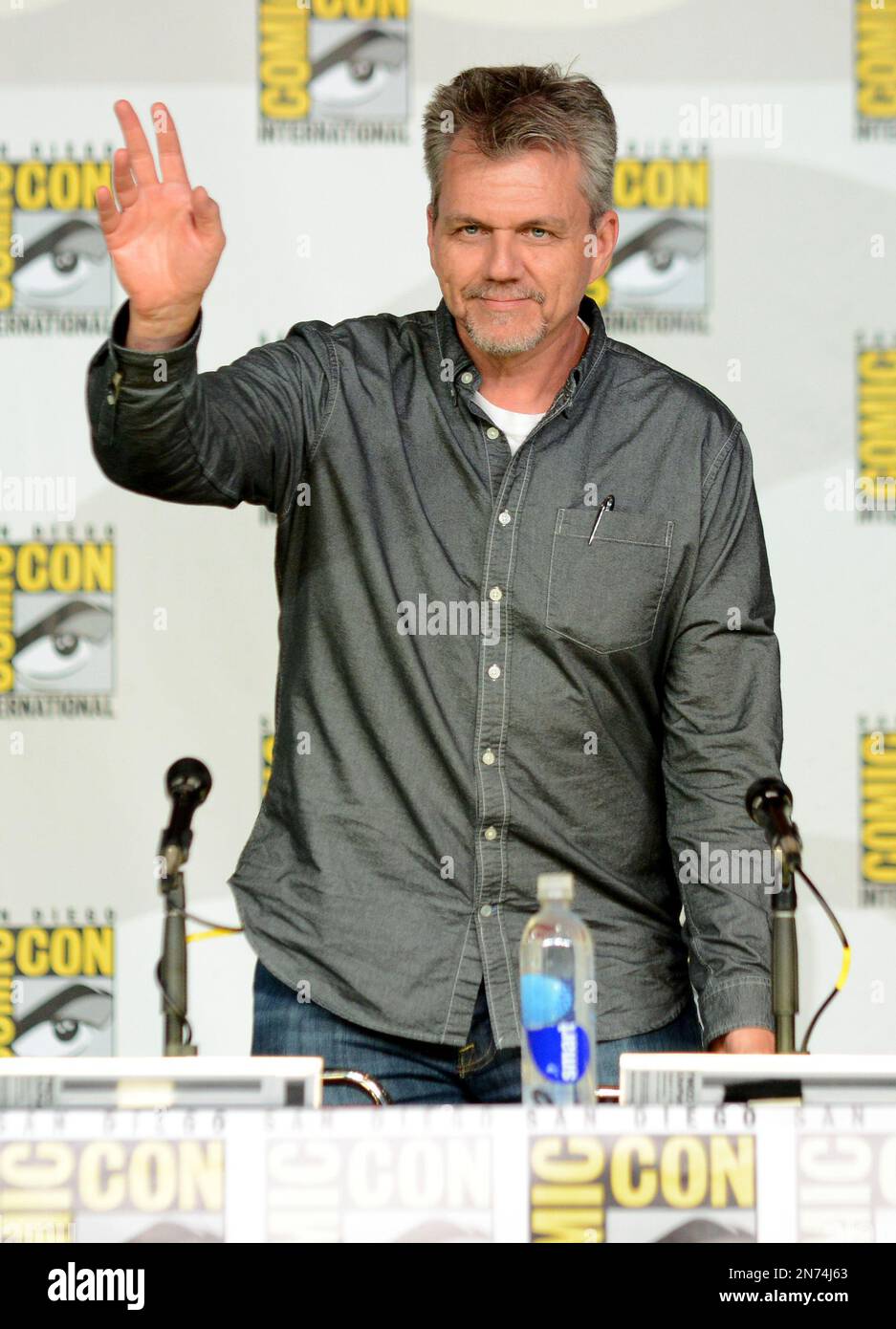 Jeffrey Bell attends "Agent of S.H.I.E.L.D." panel on Day 3 of Comic ...
